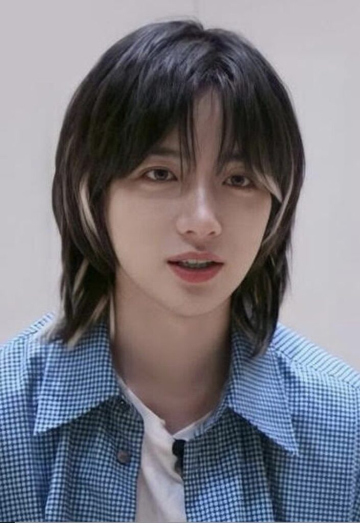 25 Trendy Men’s Wolf Cut Haircuts That Stand Out in 2025